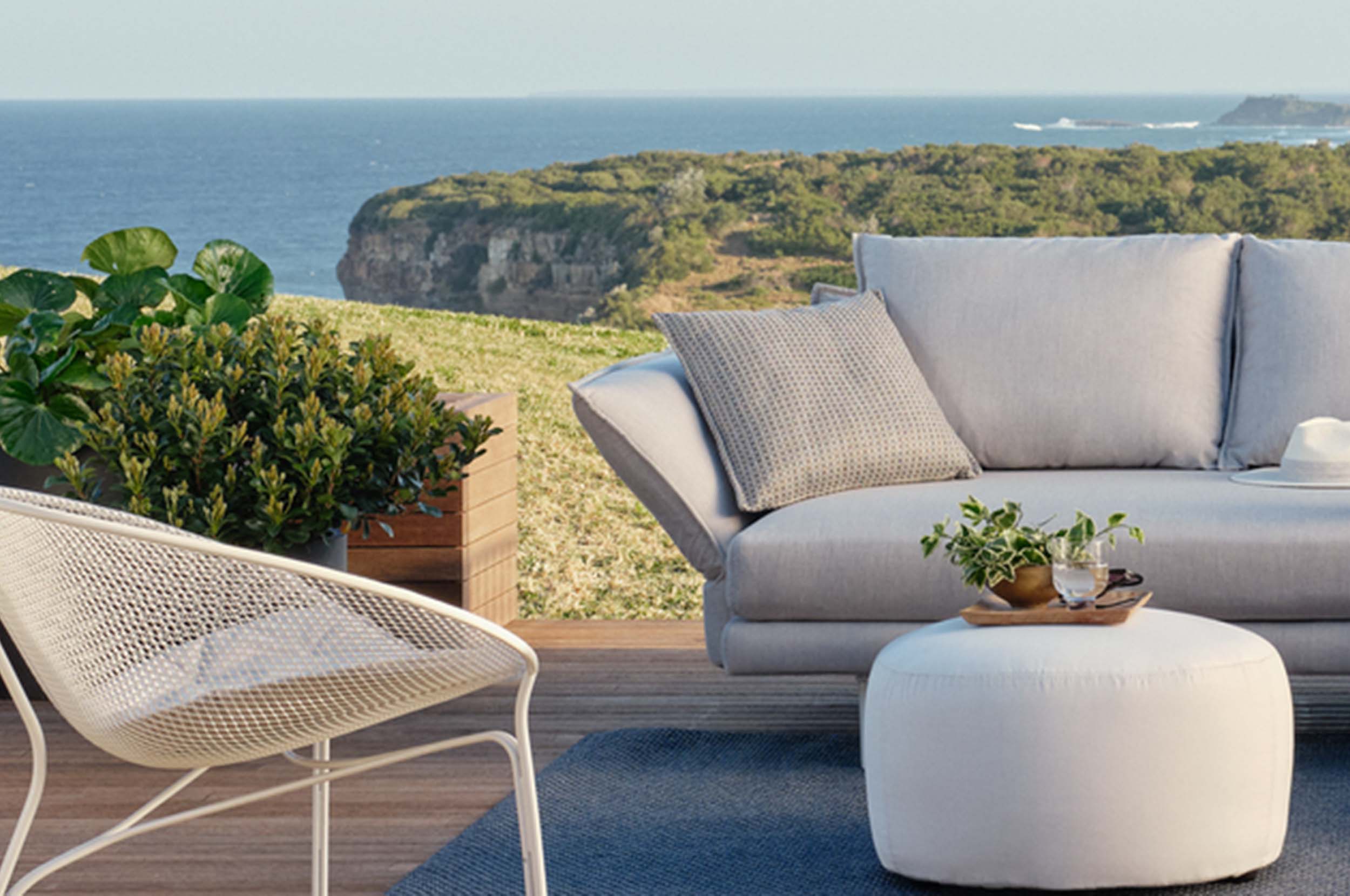 Zaza Outdoor Modular Sofa with Chaise and Deep Seats
